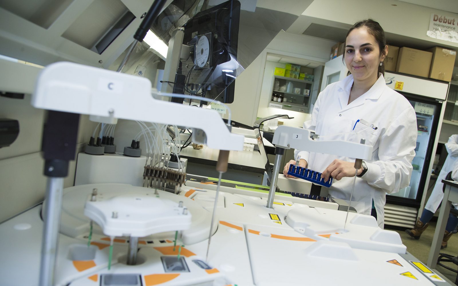 Technologie d’analyses biomédicales : qu’est-ce que la biochimie ...